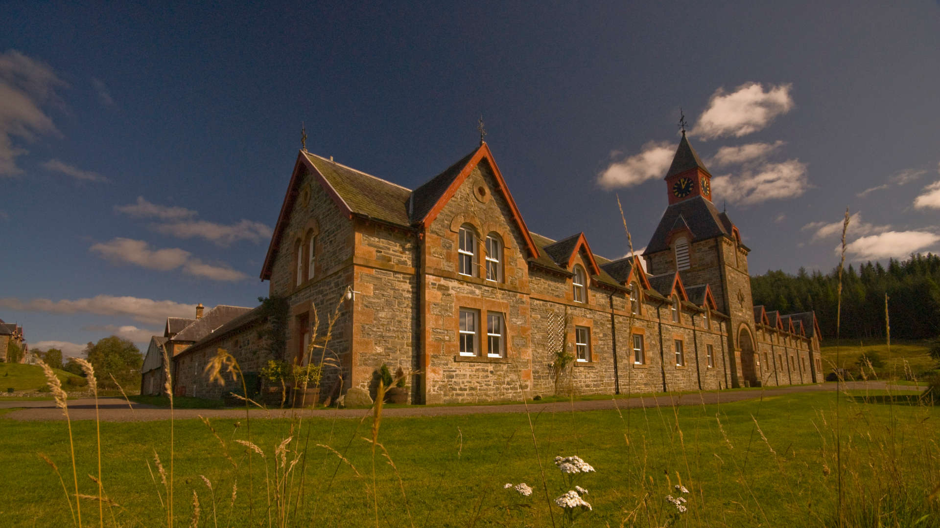 Tomich Holidays | Visit Inverness Loch Ness